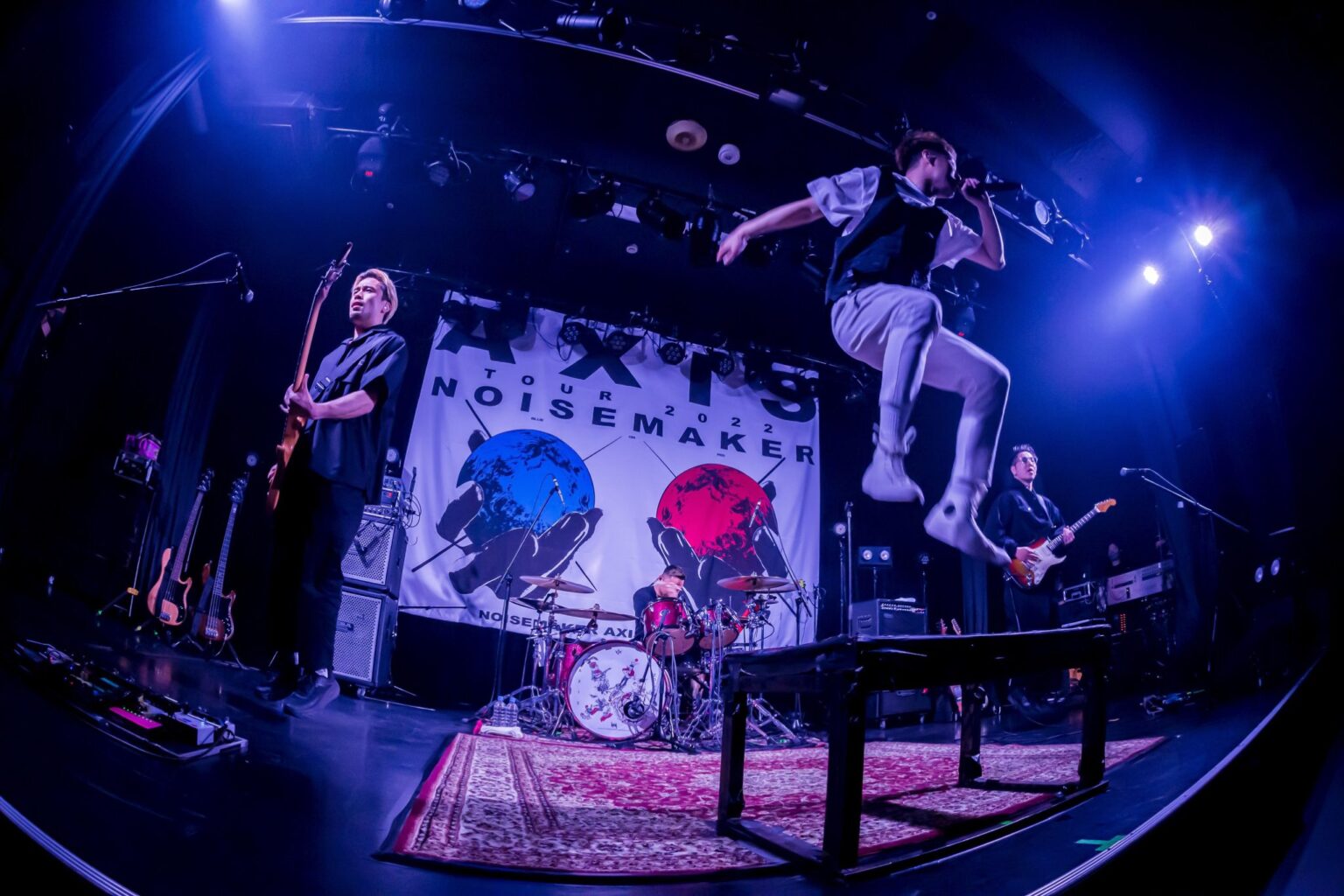 2/23-4/3 AXIS TOUR | NOISEMAKER 20th 特設GALLERYサイト